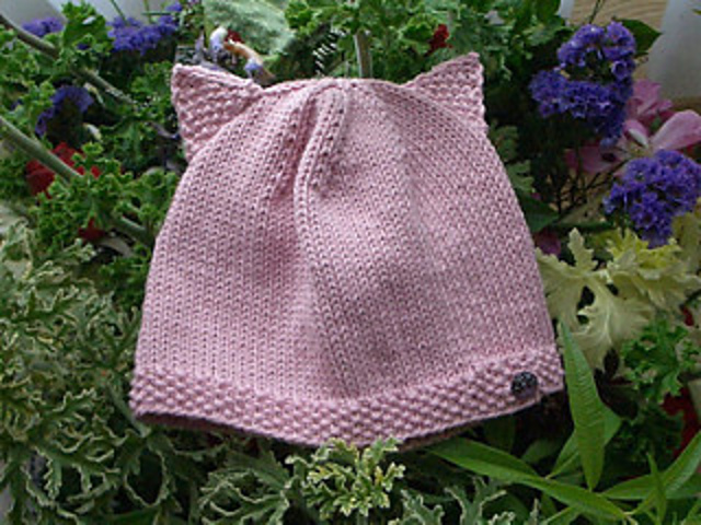 Ravelry: Cat-eared Baby hat pattern by Sophy Ting
