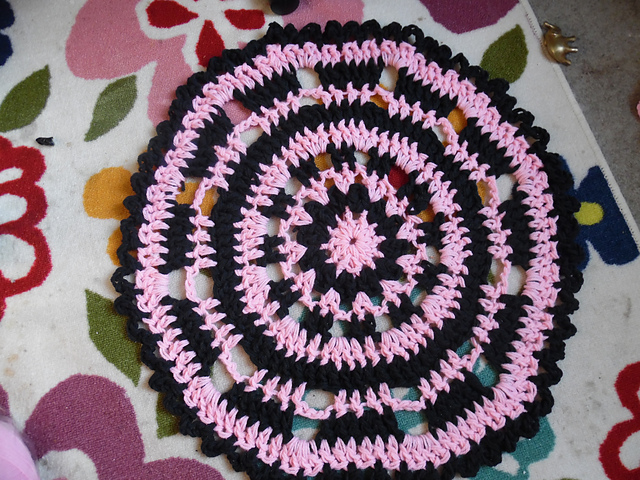 Ravelry: Rug Doily pattern by Lisa Hamblin