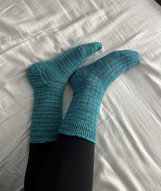 Ravelry: Broken Rib or Garter Rib? pattern by Katie Caparco