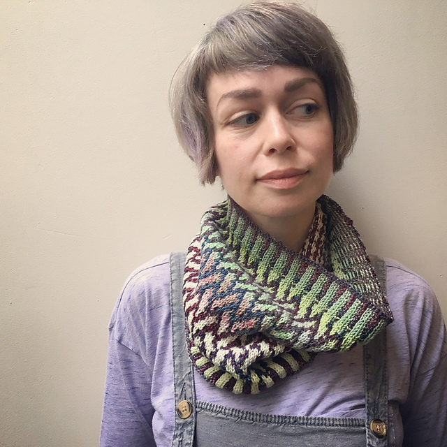 Ravelry: Issa Cowl pattern by Kate Burge and Rachel Price