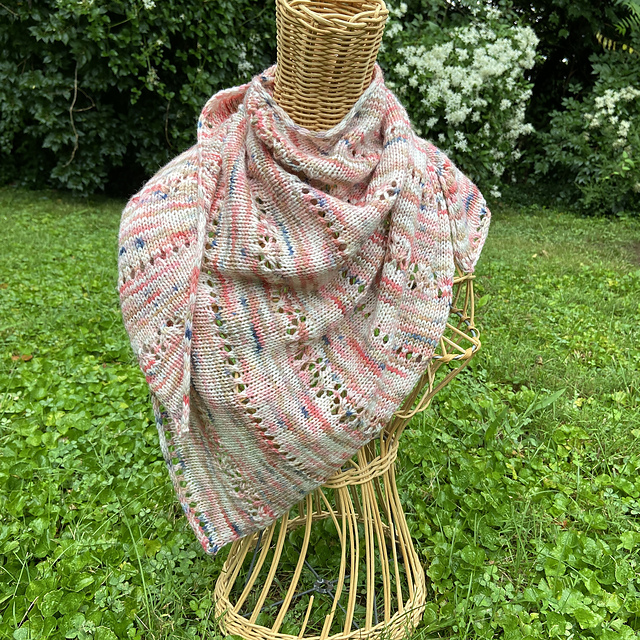 Ravelry: Quinzième pattern by Robyn Wade