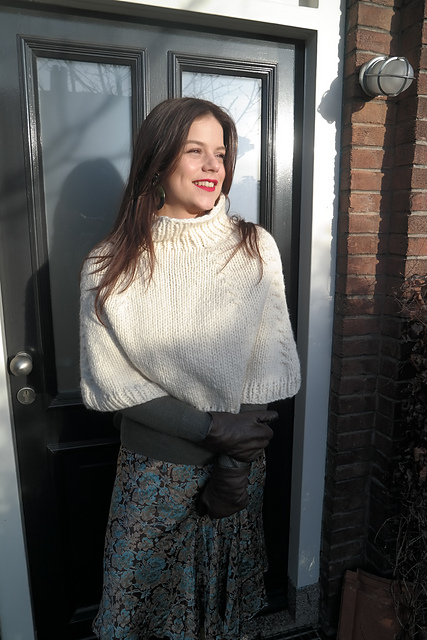 Ravelry: Snow White Poncho pattern by Jacqueline van Dillen