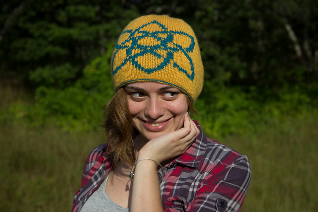 Ravelry: Ewa pattern by Rachel Warnock