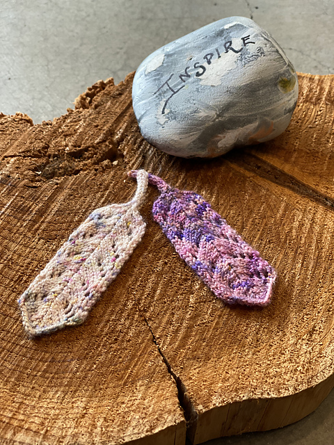 Ravelry: Plume Feather pattern by Stephanie Rettenmeier