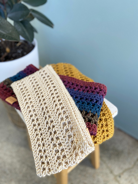 Ravelry: LB Infinity Scarf pattern by Stacy's Stitches