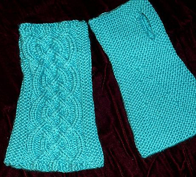 Ravelry: Moira Arm Warmers pattern by Tracy Hite