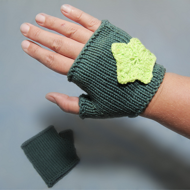 Ravelry: Star Motorcycle Gloves pattern by Katherine Stempien