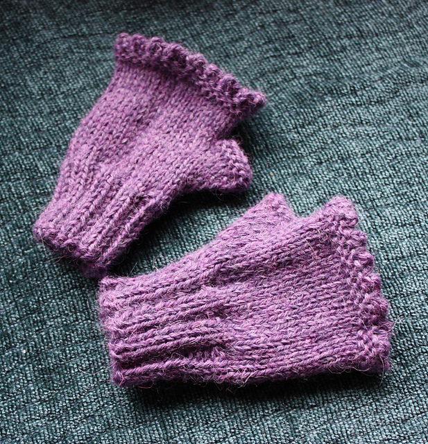Ravelry: Mini Mitts pattern by Stephanie Law