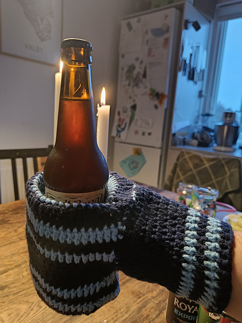 Ravelry: Beer Mitten pattern by Jacob Stevne