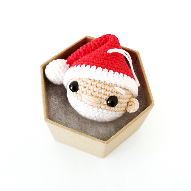 Ravelry: Santa Ornament pattern by Fay Lyth