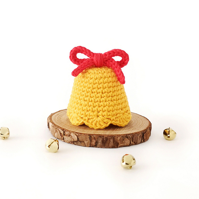 Ravelry: Christmas Bell pattern by Fay Lyth