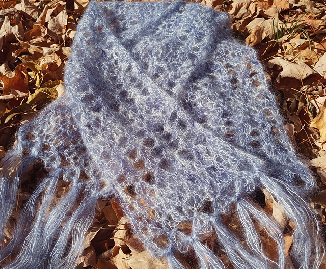 Ravelry: Symmetry Scarf pattern by Lauren McGoveran