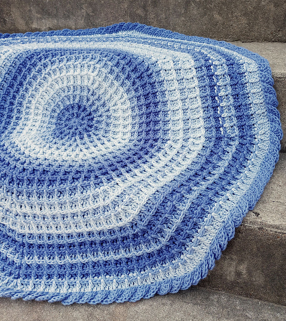 Ravelry: Round Waffle Stitch Baby Blanket pattern by Lauren McGoveran