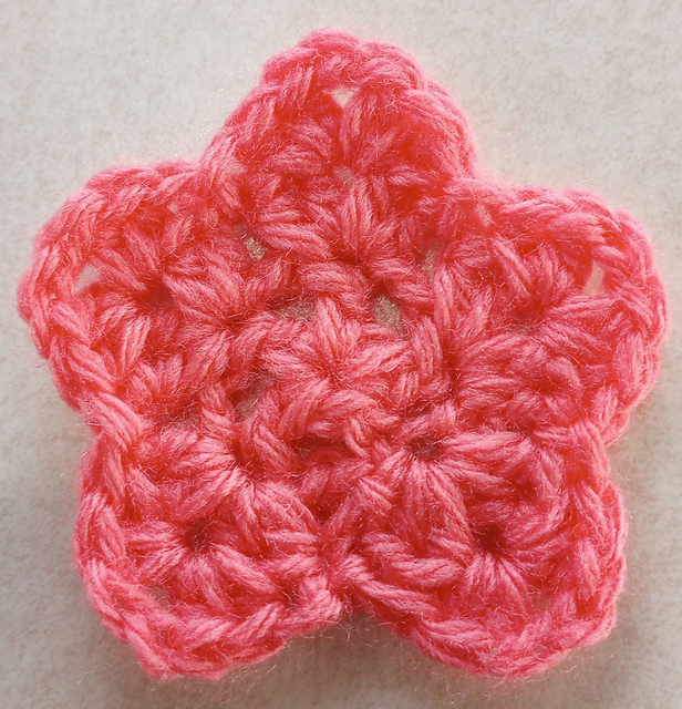 Ravelry: Modified Star/Flower Motif pattern by Lauren McGoveran