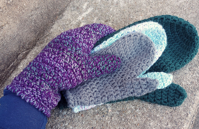 Ravelry: Top-Down Mittens pattern by Lauren McGoveran