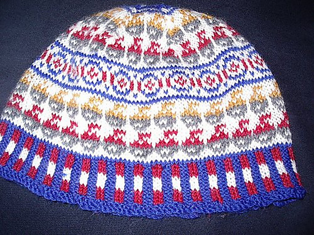 Ravelry: Curling beanie pattern by Sandra Jäger