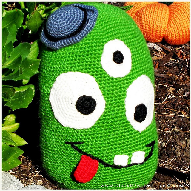 Ravelry: HALLOWEEN Monster *EMILIO* pattern by ParkaDesigns | stricken ...