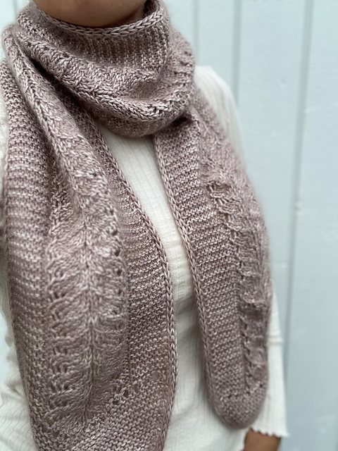 Ravelry: Blomstervinge skjerf pattern by Christine Fjellheim