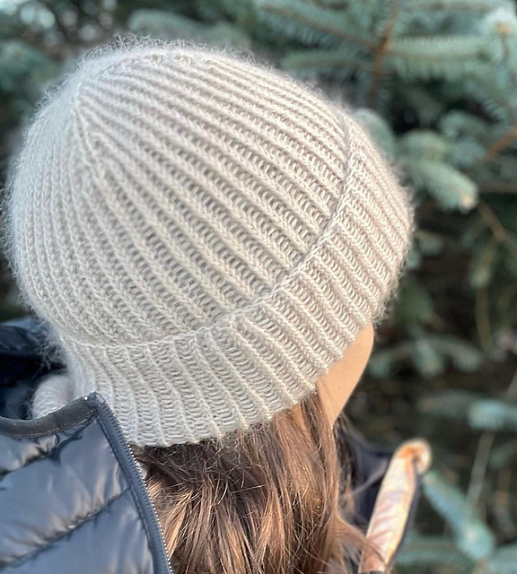 Ravelry: Vårlun lue pattern by Christine Fjellheim