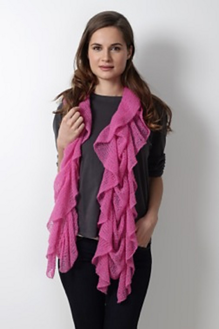 Ravelry: Ruched Ruffles pattern by Lidia Karabinech