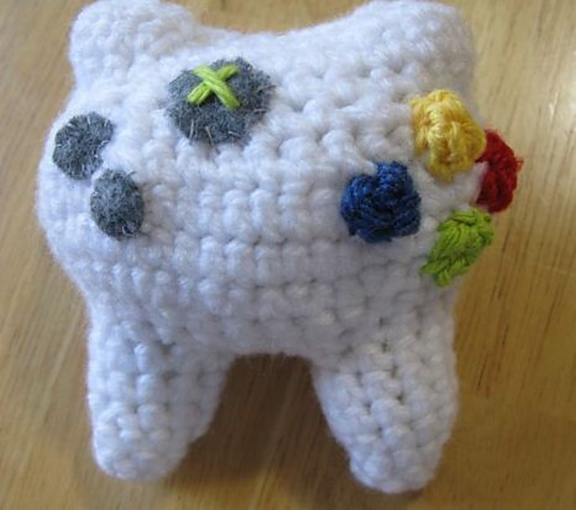 Ravelry: Amigurumi Xbox controller pattern by The Strumpets Tentacle