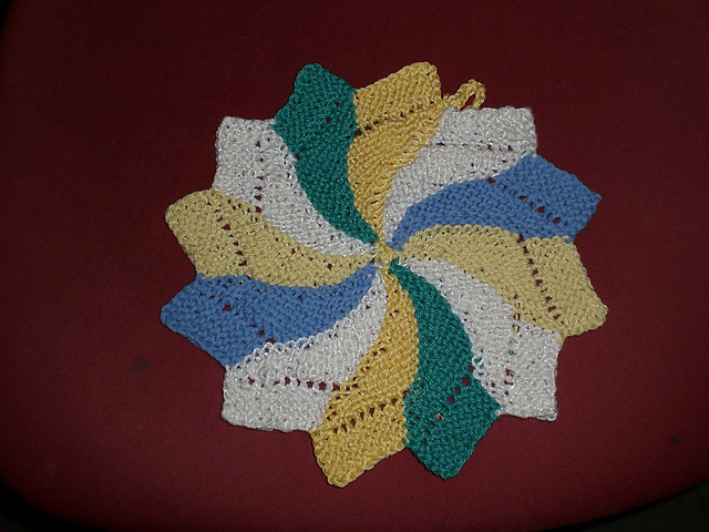 Ravelry: little Windmill Dishcloth pattern by Sabina Koschlig