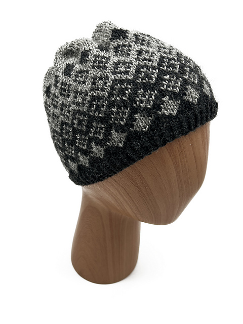 Ravelry: Fading Diamonds Hat pattern by Charles Sawyer