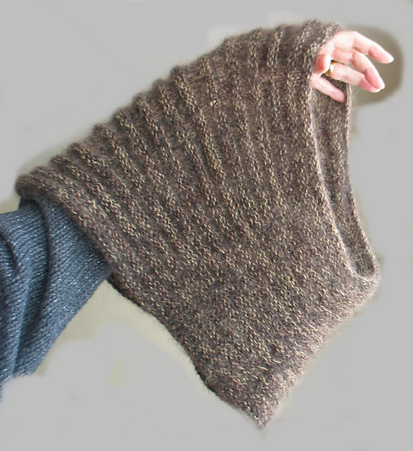 Ravelry: Light weight Snood pattern by Sue Crain