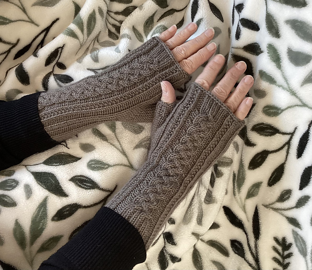 Ravelry: Mad Mitts pattern by Sue Fischer