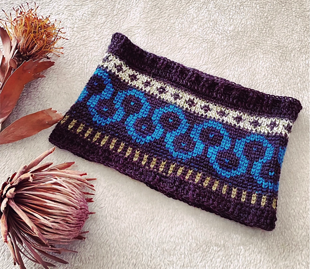 Ravelry: Fay Cowl pattern by Claudia Dingle