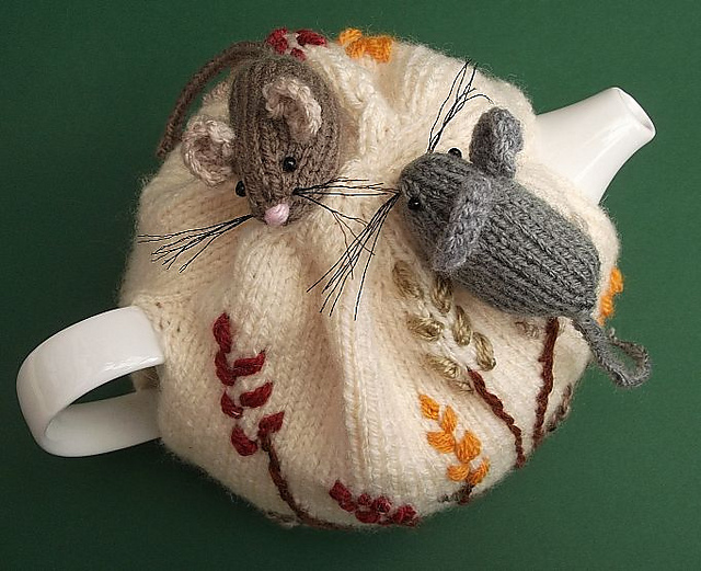 Ravelry: sunshinegirl3's Harvest Mouse Tea Cosy
