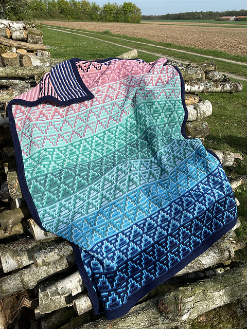 Ravelry: Color me HAPPY - mosaic pattern by Susanne Anacker