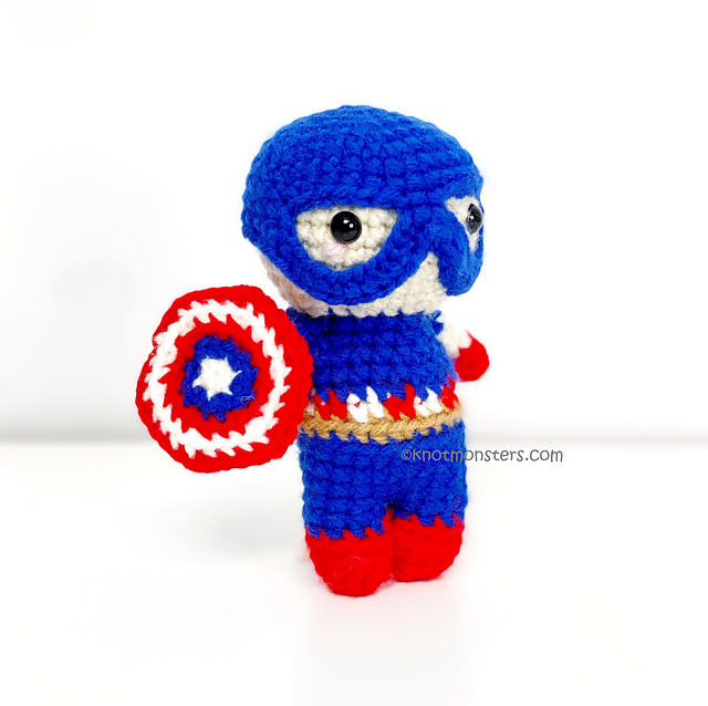 Ravelry: Captain America pattern by Michael Cao