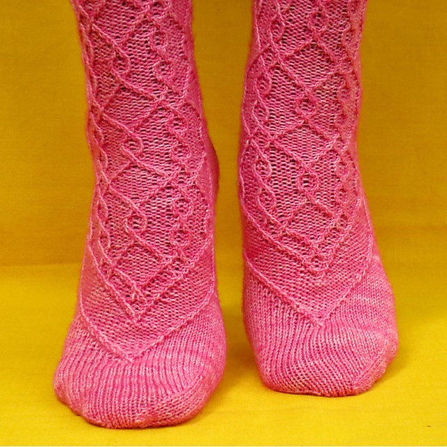 Ravelry: Labyrinth Lullaby pattern by Susan Woodley