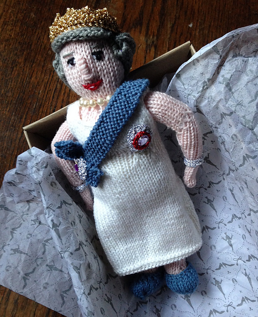 Ravelry: The Queen pattern by Susie Johns