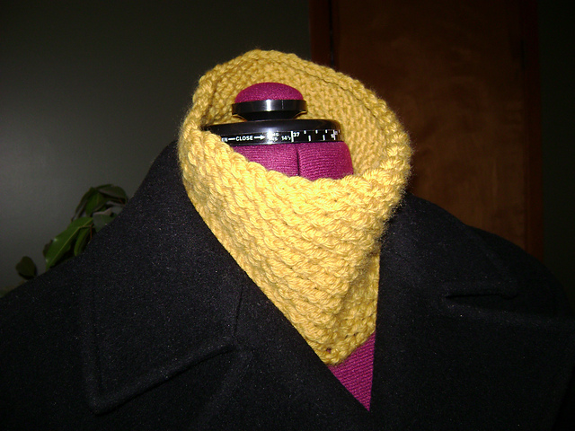 Ravelry: Double Back Cowl pattern by Susan Wike