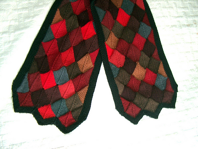 Ravelry: Interlocking Diamonds Scarf pattern by Nancie M. Wiseman