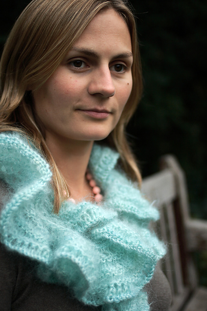 Ravelry: Ruffle lace scarf pattern by Suzie Blackman