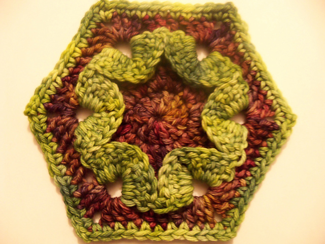 Ravelry: Dragon Scale Hexagon Motif pattern by Sandra Villanueva