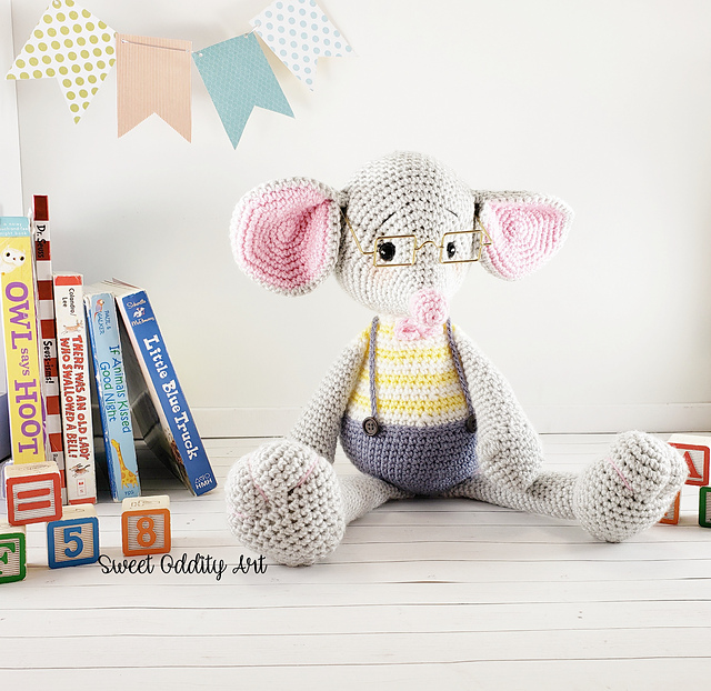 Ravelry: Milton & Mildred the Mouse pattern by Carolyne Brodie