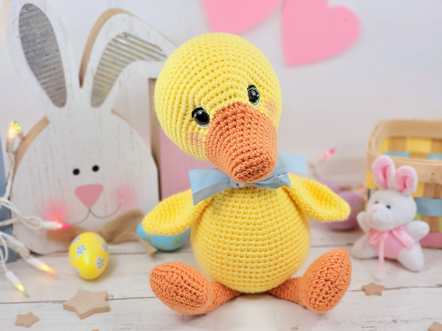 Ravelry: Dwight the Duck pattern by Carolyne Brodie