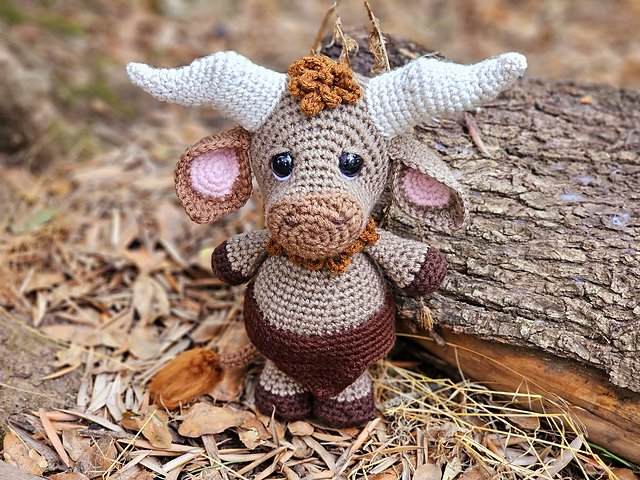Ravelry: manos the minotaur pattern by Carolyne Brodie