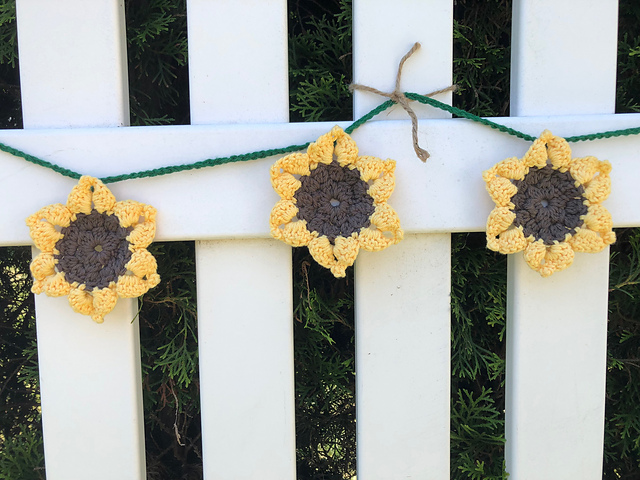 Ravelry: Simple Sunflower Bunting pattern by Allison Bostrom