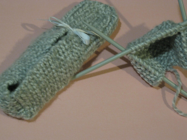 Ravelry: Seamless Slippers pattern by Peggy Pignato