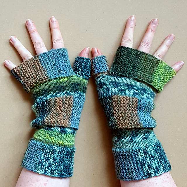 Ravelry: Perpendicularity Mitts pattern by Sybil R