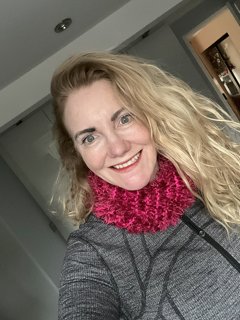 Ravelry: Sunset Snood pattern by Tabitha Tuesday