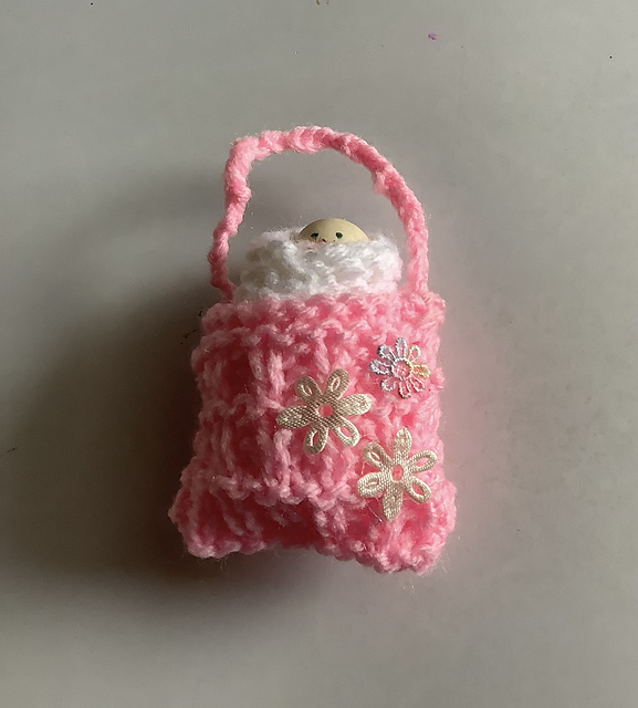 Ravelry: Tiny Peg Baby In A Bag pattern by taffylass knits