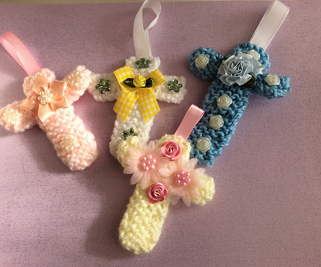 Ravelry: Hanging Easter Cross pattern by taffylass knits