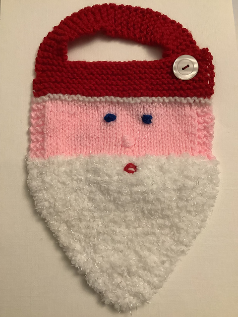 Ravelry: Santa Baby Bib pattern by taffylass knits