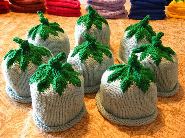 Ravelry: takdpm's Berry Baby Hats